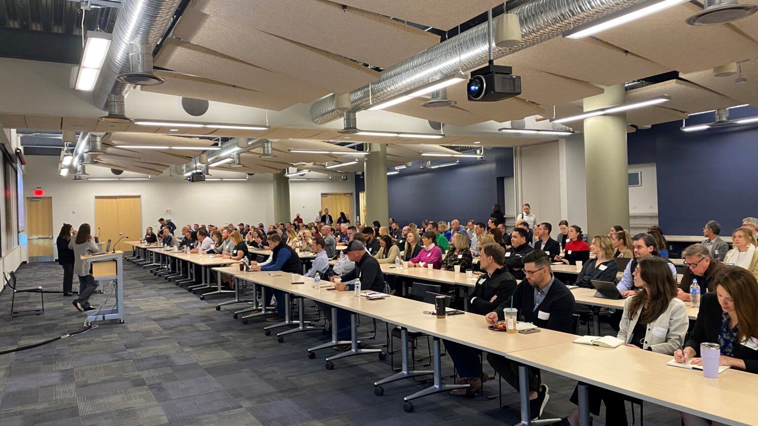 LMS Higher Education Showcase Continues Drawing Crowds - AZBEX